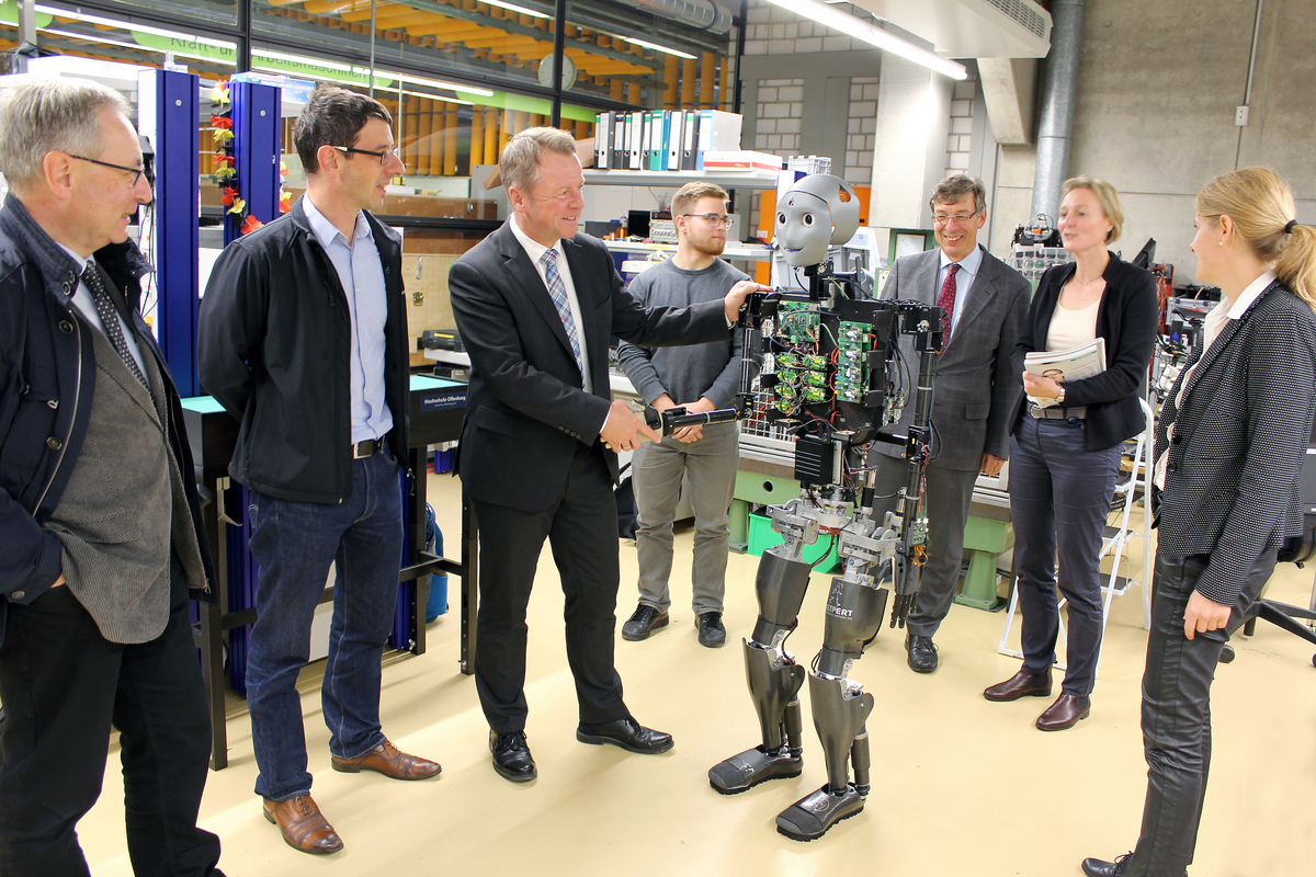 Firma Endress+Hauser besucht Campus